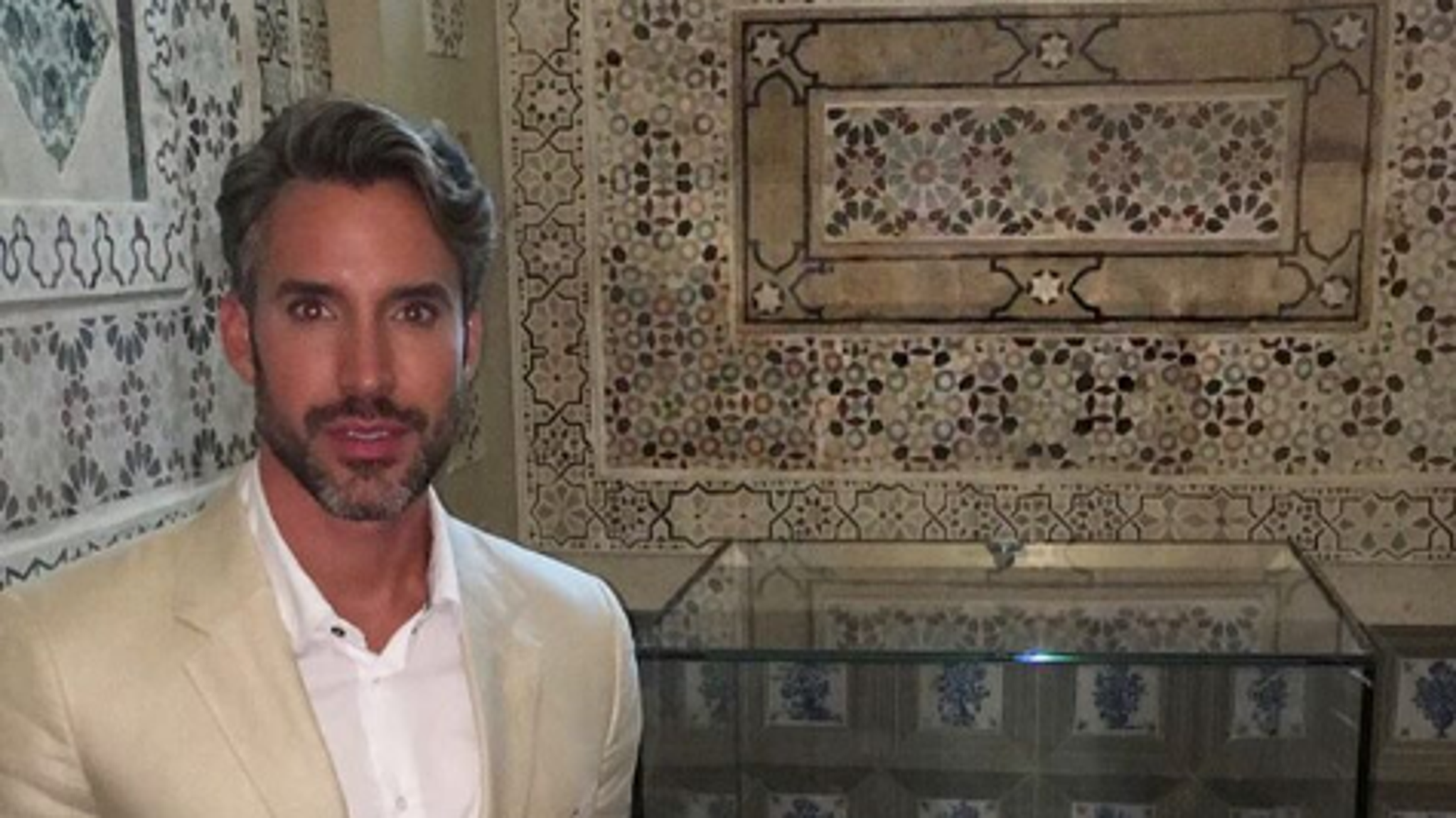 Gay 'Bachelor': A Rose with a Hose