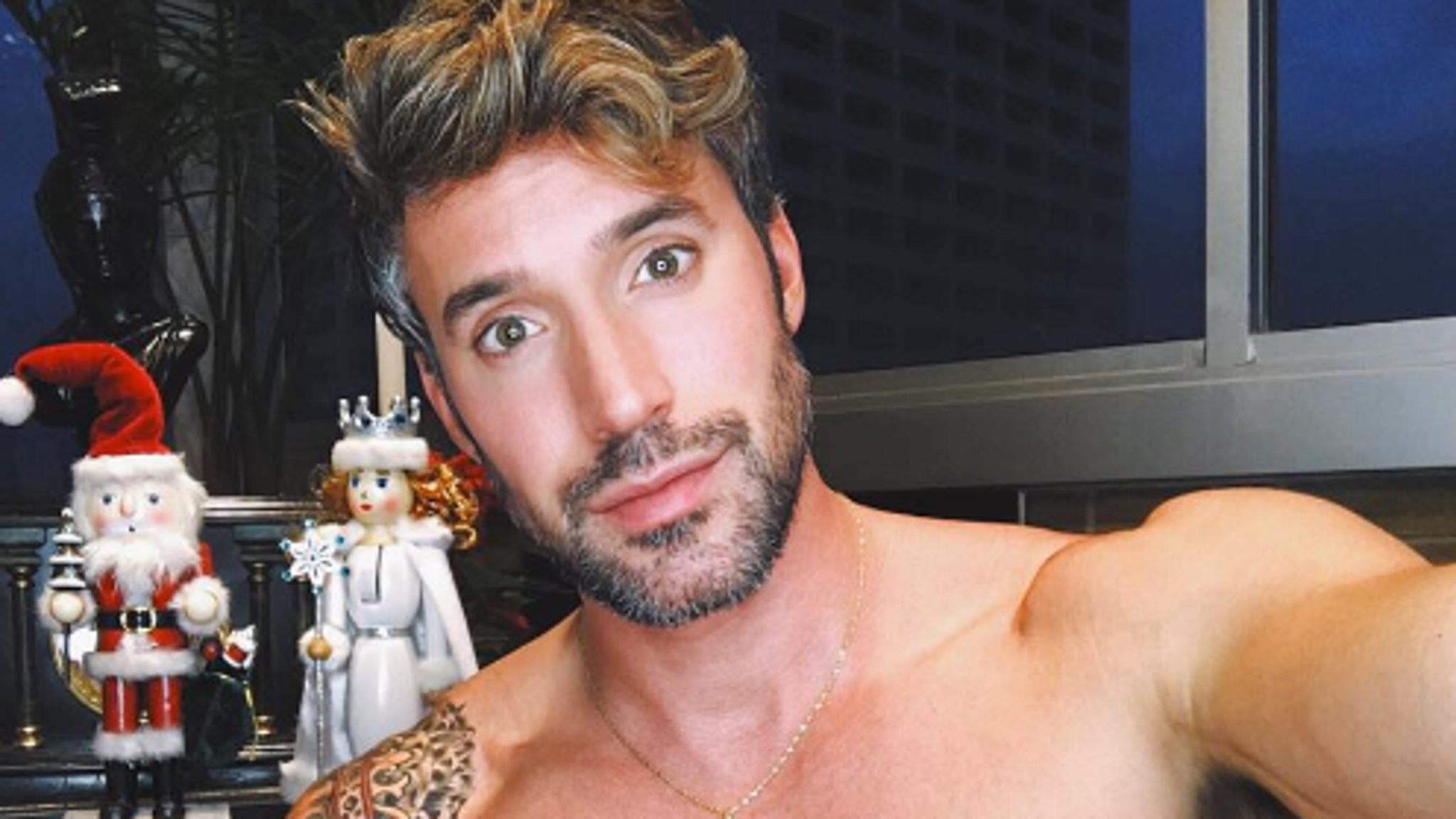 Gay 'Bachelor': A Rose with a Hose