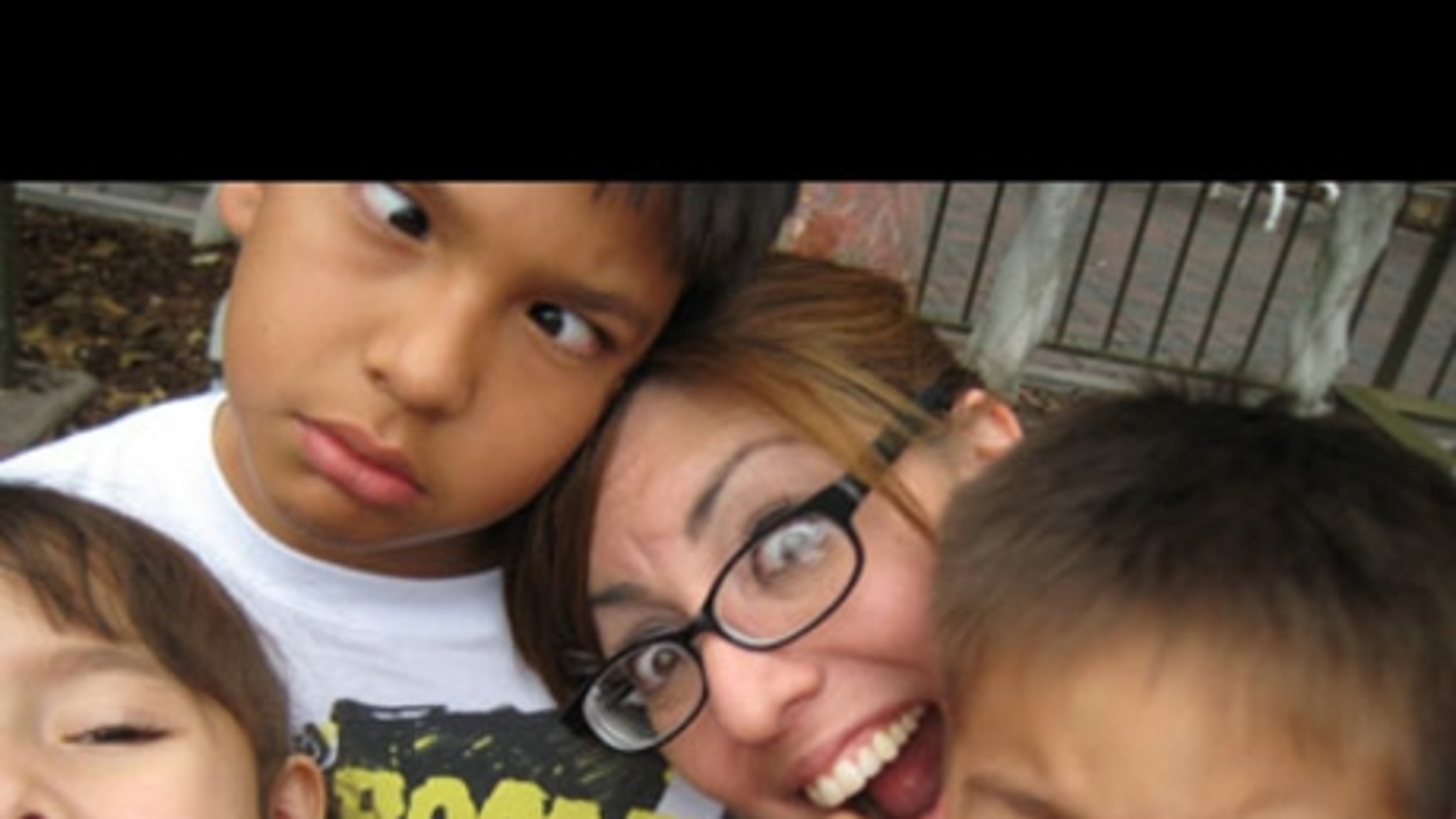 TMZ's Wacky Family Photos Contest