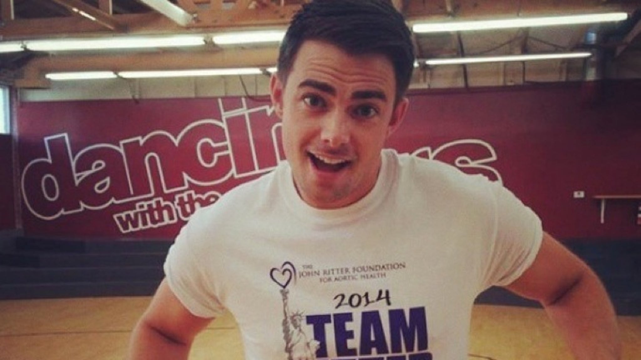 Hot Photos of Aaron in 'Mean Girls' to Celebrate October 3rd