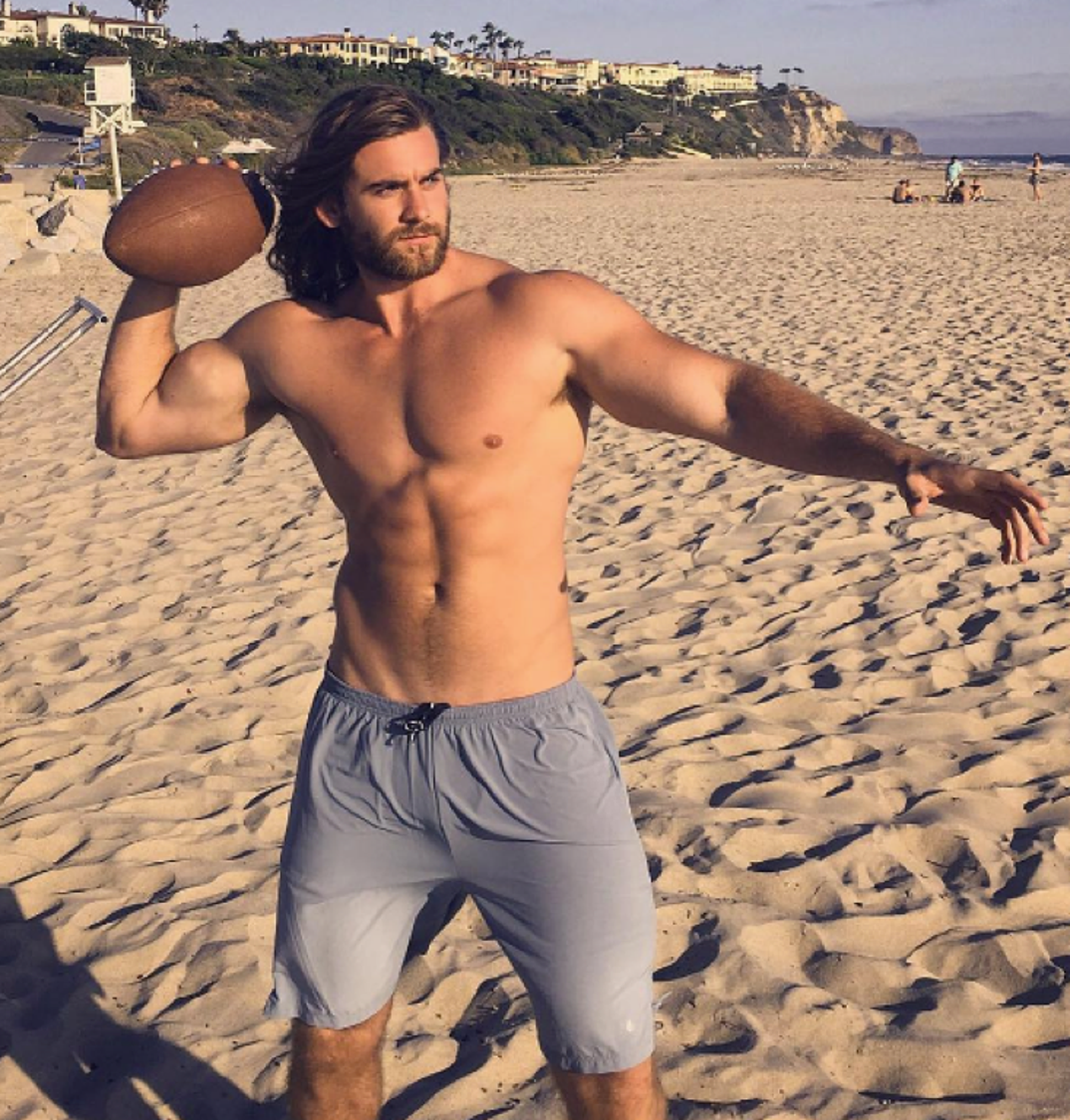 fluorescent light -> @eagles_abs