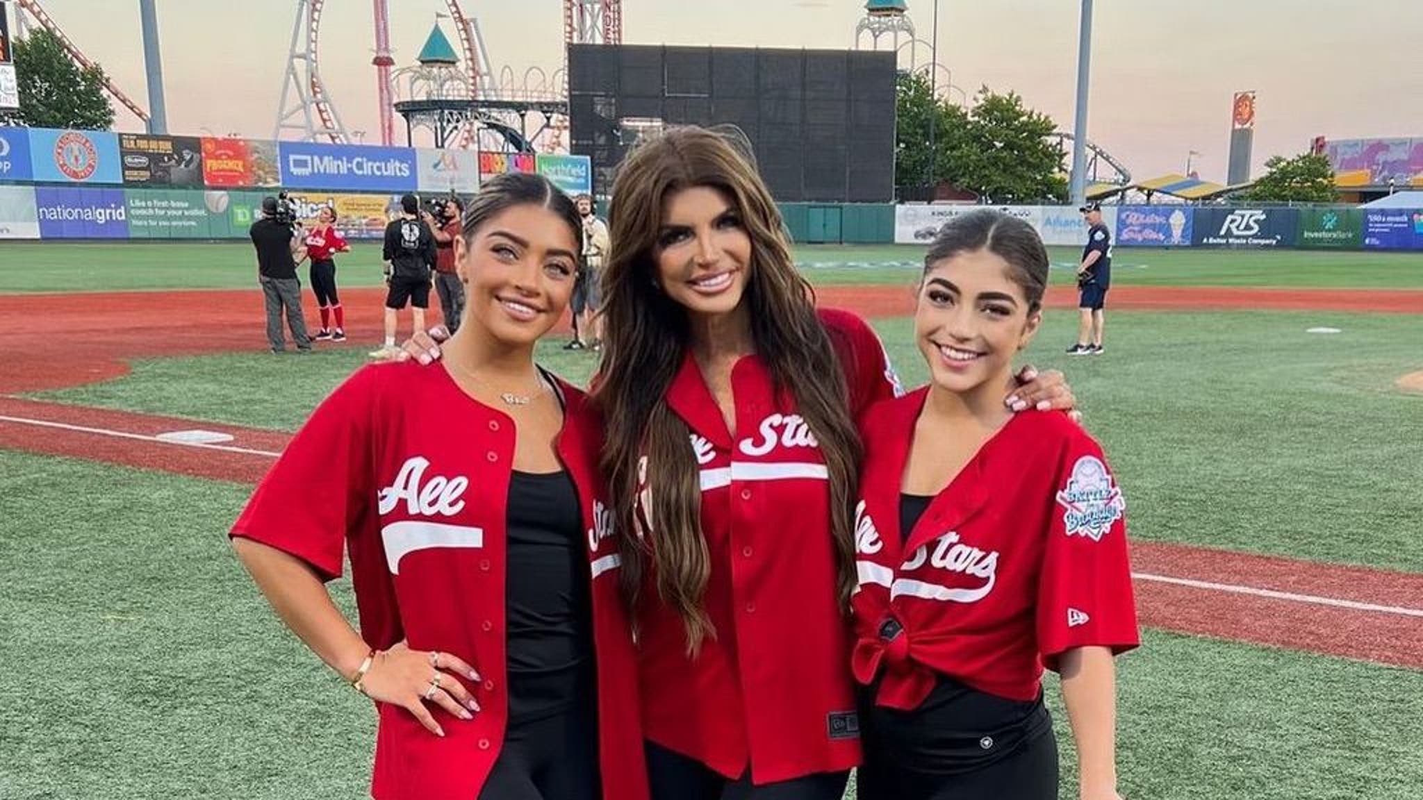 Celebrity Moms With Mini-Mes -- Twinning!