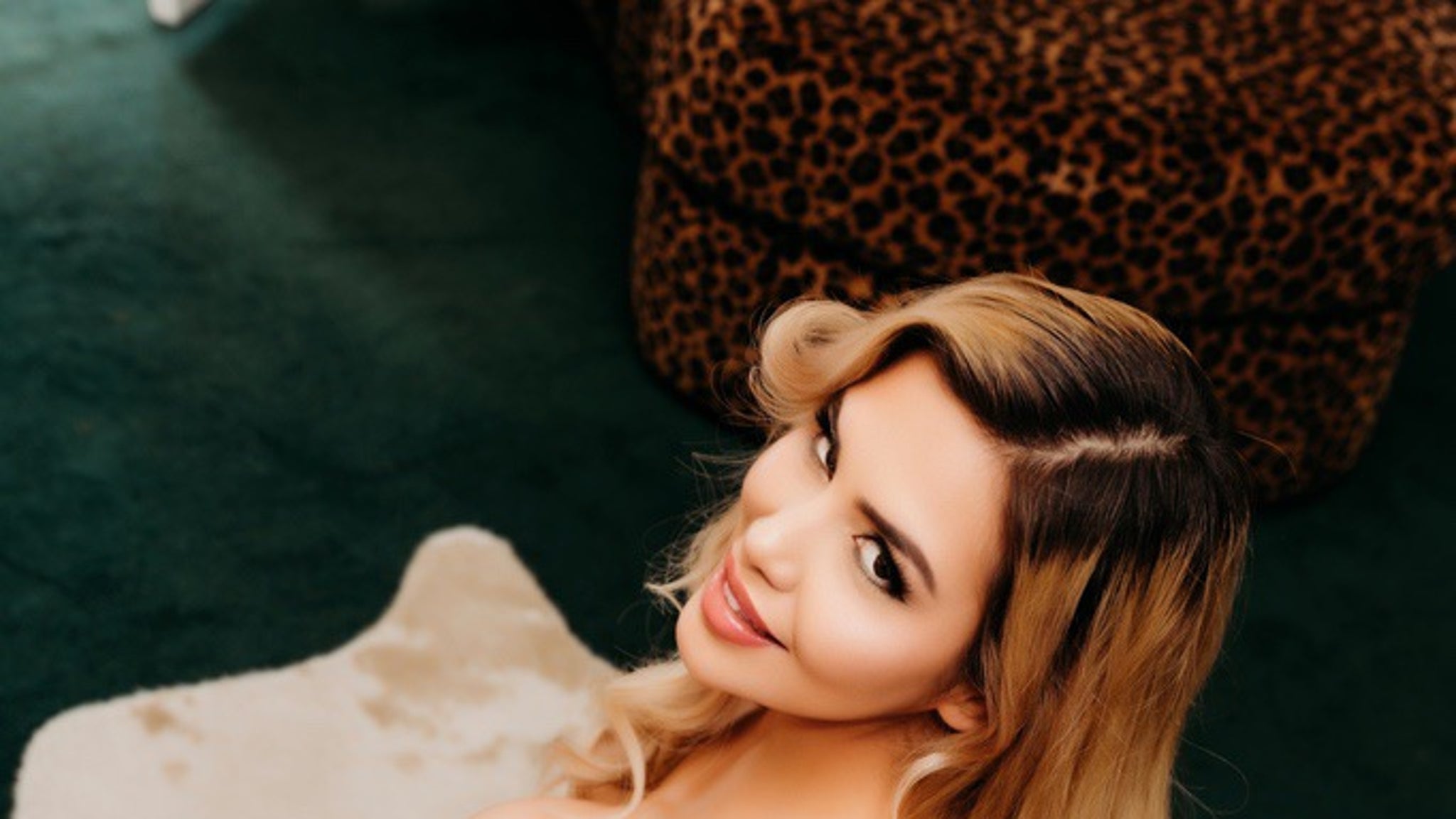 Caitlin Bell Hot Shots