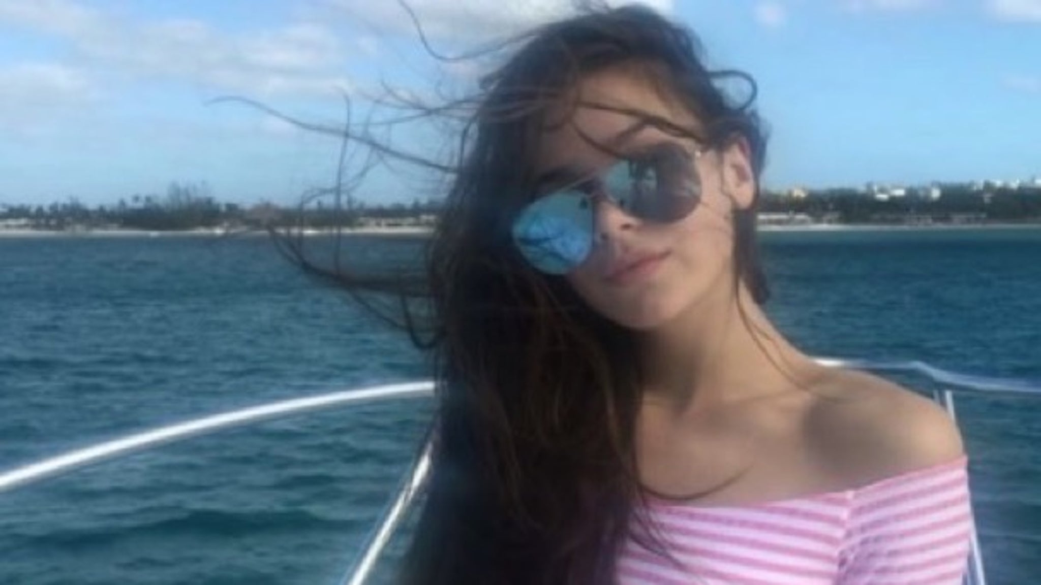 Hailee Steinfeld's Hot Shots