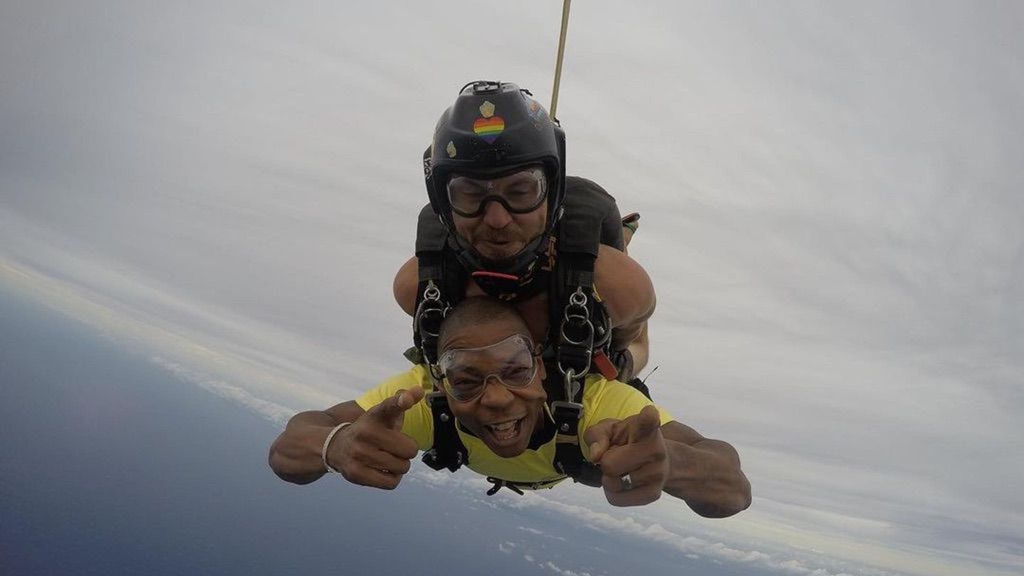 Skydiving Celebs -- Catch A Falling Star!