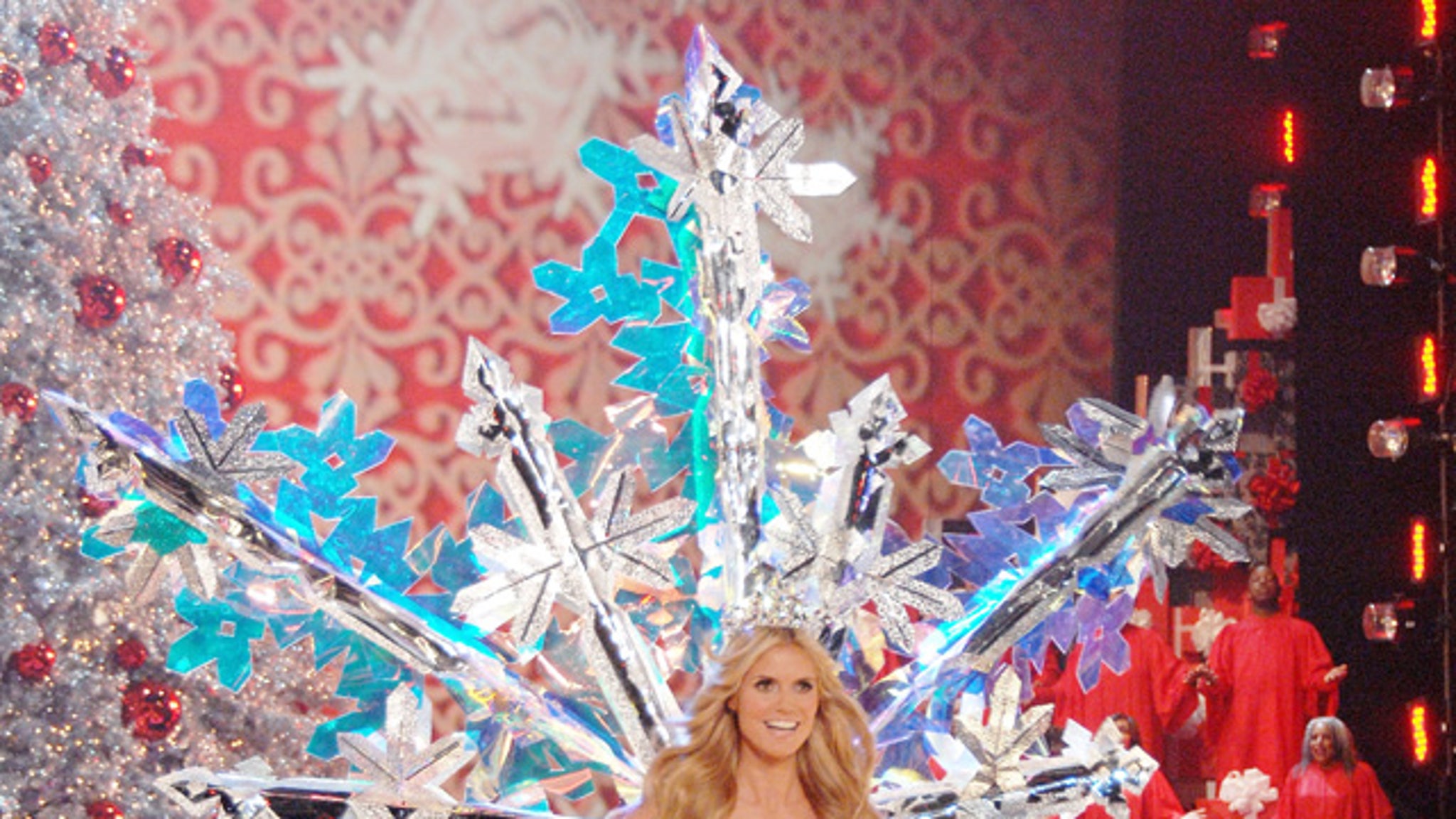 Victoria's Secret's Sexy Holiday Looks