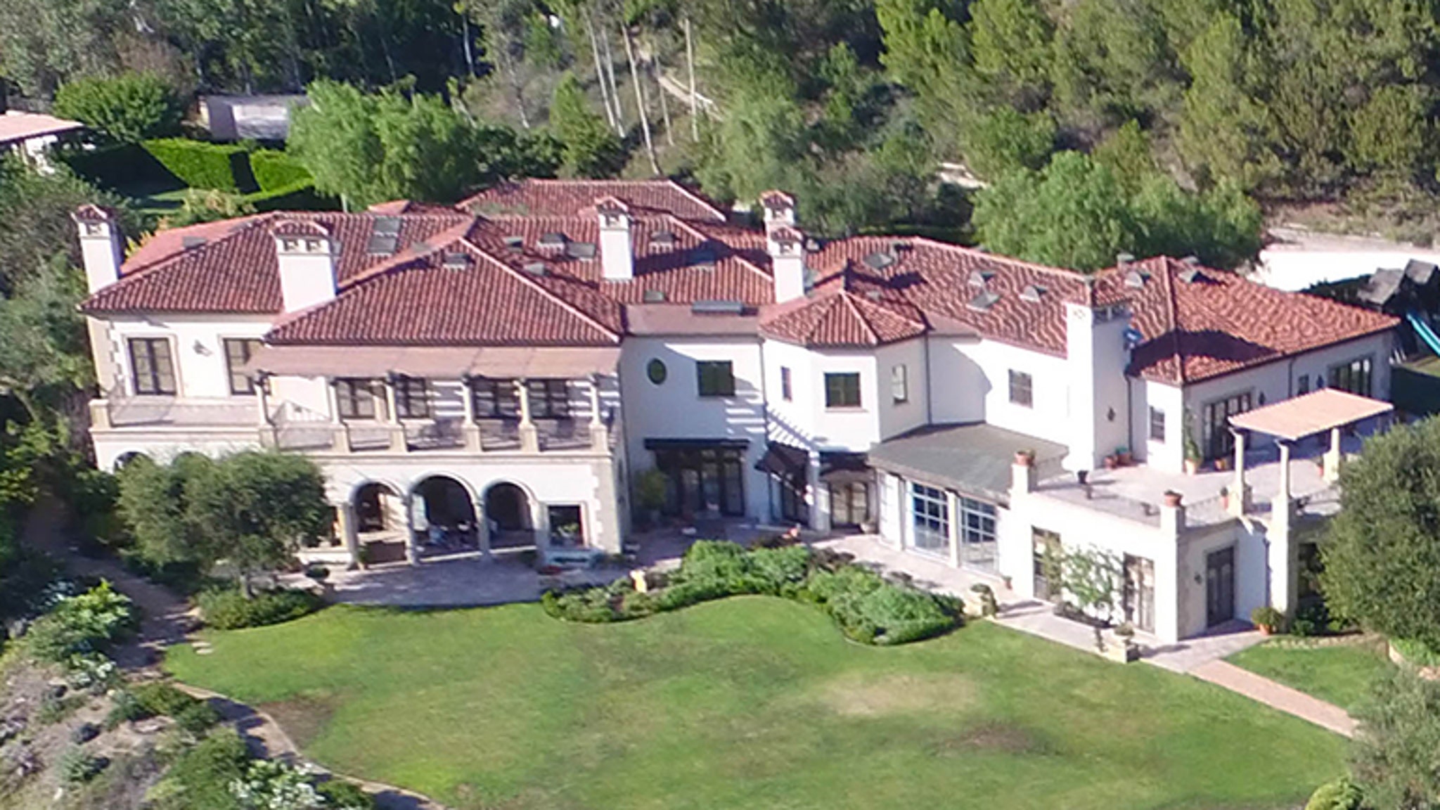 Robbie Williams' New Beverly Hills Mansion