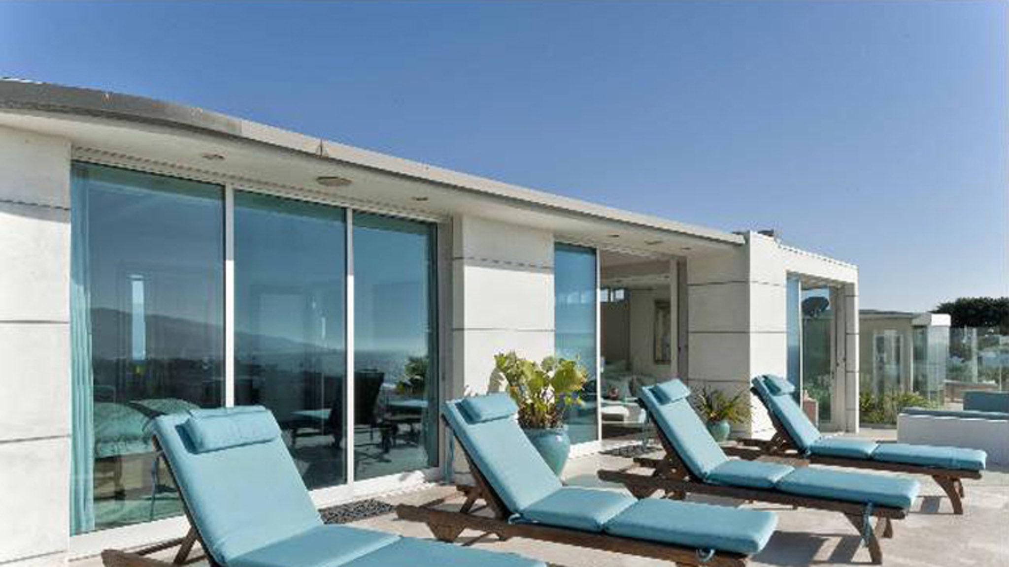 Betsy Russell's Malibu Mobile Home