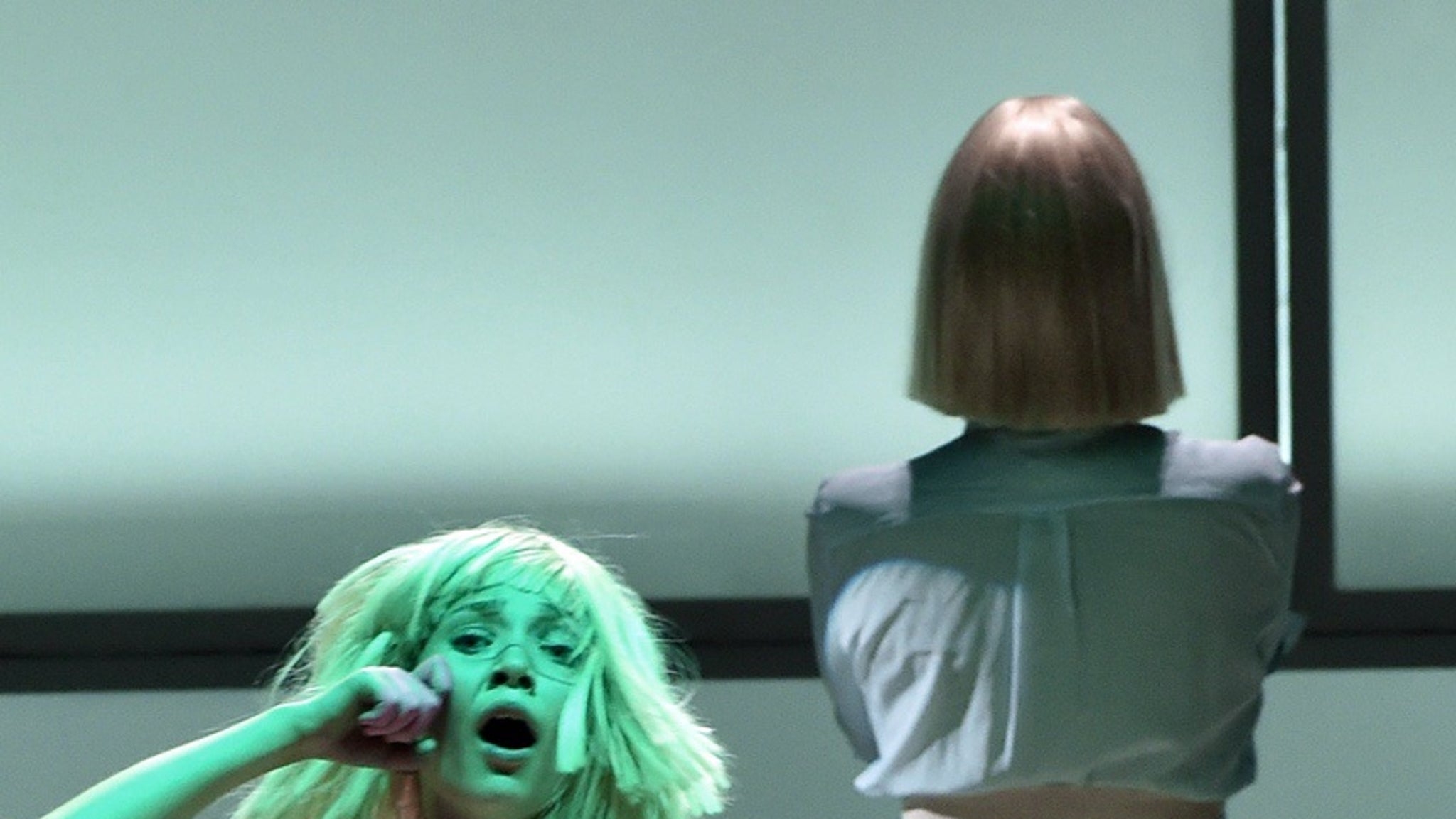 Sia Performance Photos