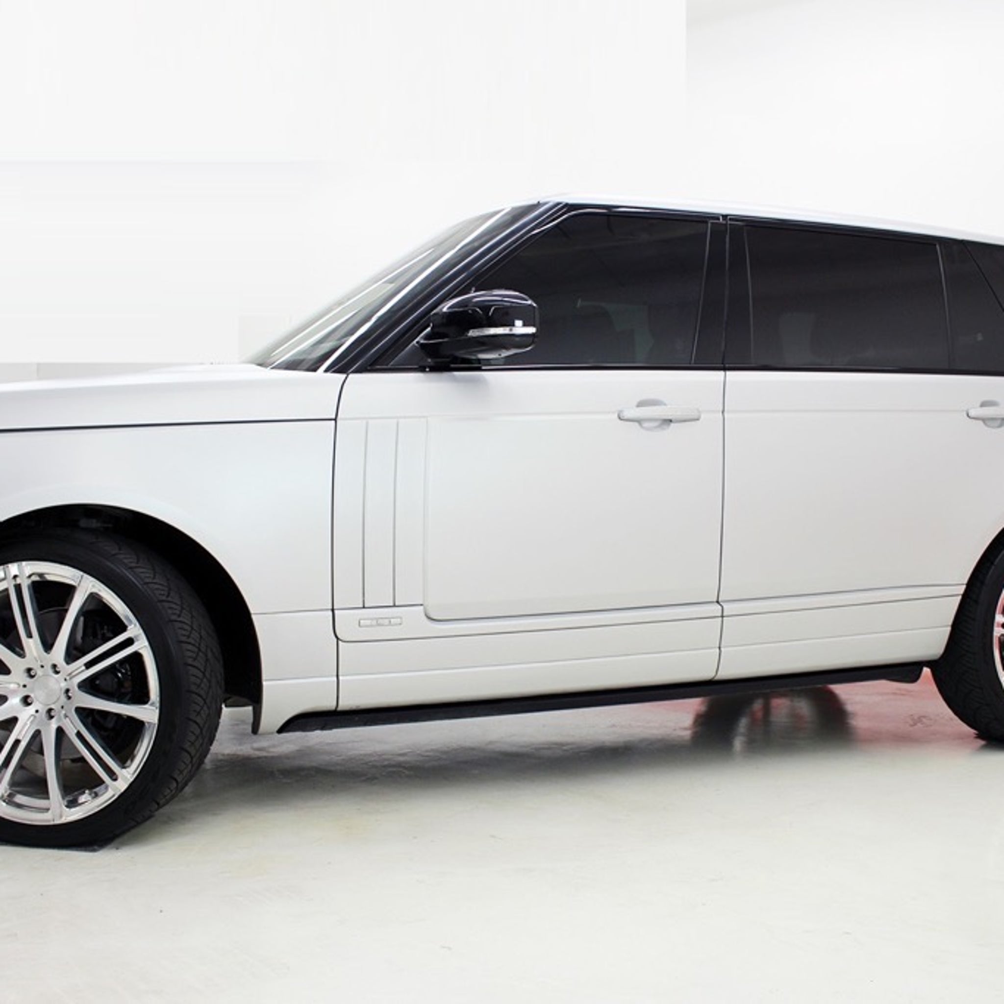 Kim Kardashian Range Rover